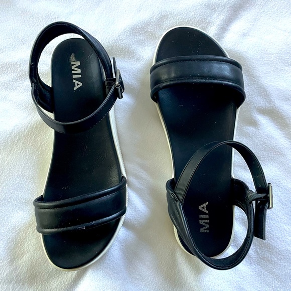 Shoes | Mia Sandals | Poshmark